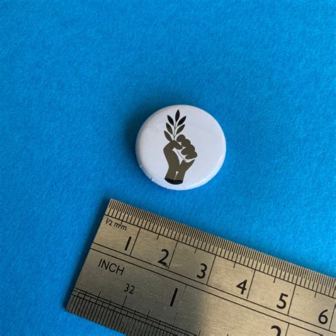 BLM PIN BADGE 25mm 1 Pulgada Black Lives Matter Fist Etsy