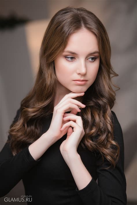 фотогалерея Фотосессии для девушек в студии с визажистом и одеждой