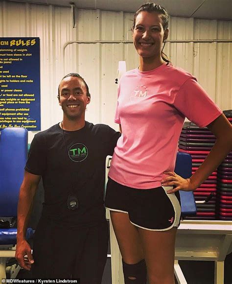Less Than 5 Feet Tall Model 34 Short Celebrity Women Who Are 5 Feet 2