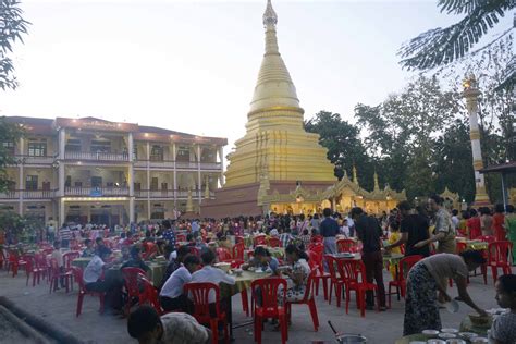 ရမ်းဗြဲမြို့၌ ၁၄ ကြိမ်မြောက် ဆီမီးတစ်ထောင် ပန်းတတစ်ထောင် လှည့်လည်ပူဇော်ပွဲနှင့် ပထမအကြိမ် ရခိုင