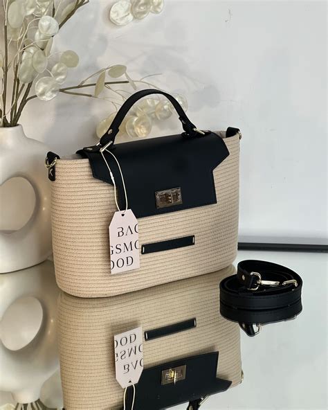 Ексклюзивні сумки 𝐁𝐀𝐆𝐒𝐌𝐎𝐎𝐃 Твоя ідеальна сумка вже чекає на тебе 😍 У нашому інстамагазині