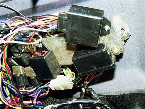 Предохранители Газ 3110 и реле с описанием и электросхемой автомобиля