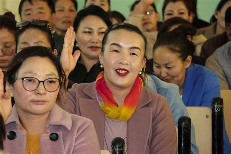 Аймгийн Засаг дарга Э Болормаа Алтай сумын иргэдтэй уулзалт хийлээ