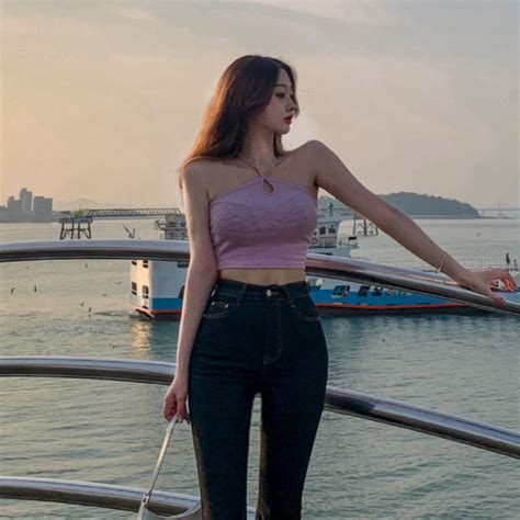 워너비뮤즈 무배 번따룩시선집중 섹시 유니크 홀터넥 꼬임 나시 탑 골지 끈 슬리브리스 민소매 블라우스 흠뻑쇼 워터밤 페스티벌 페스티벌룩 아이보리 연보라 연두 소라 블랙