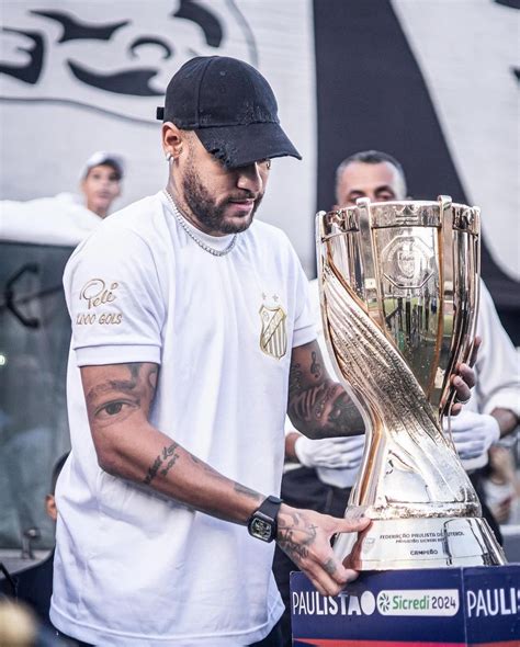 Sensação Na Final Do Paulistão Neymar Acumula Fortuna Em Relógios De