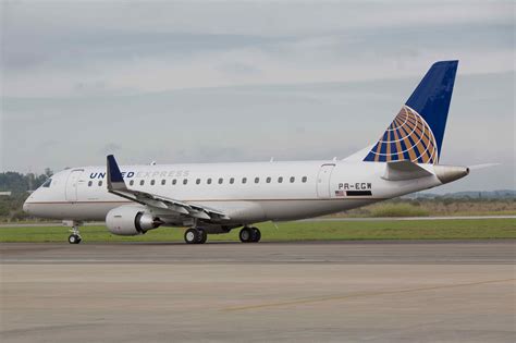 United Express Embraer E 175lr Taxiing Out For A Pre Delivery Test