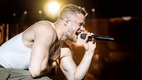„ტაში ბიჭო გიორგუნა არ გაუშვა ეგ ბოშუნა Imagine Dragons ის სოლისტი ქართულად „აამღერეს
