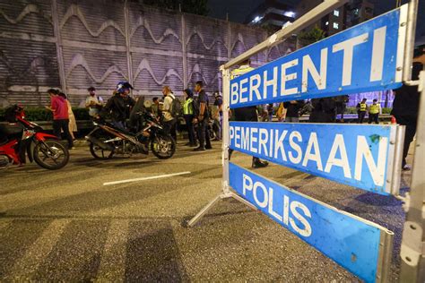午夜齐聚喧哗滋扰民生 警方扣押13车辆捕3人 Selangorkini 中文