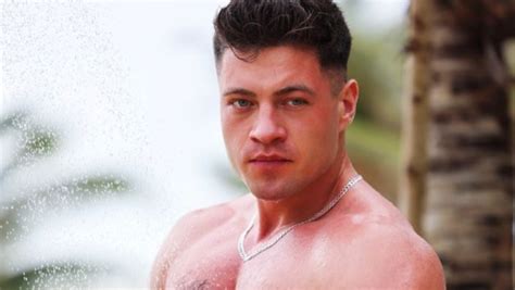 Bartek Z Hotelu Paradise 8 Miażdży Hejterów Zamierza Iść Na Terapię