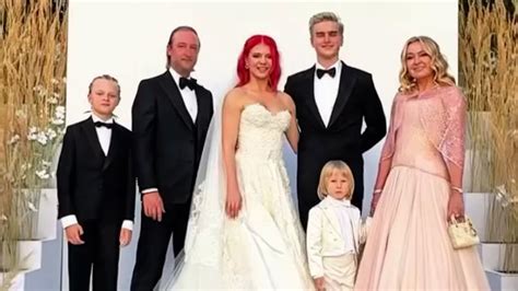 «Больше не Трусова Самая яркая фигуристка РФ Александра Трусова вышла замуж Youtube