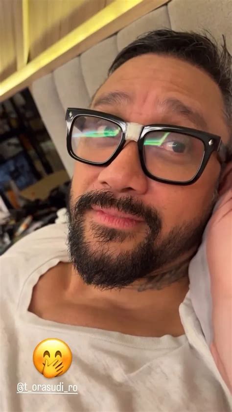 7 Potret Kocak Tora Sudiro Pamer Tidur Bareng Jennie Blackpink Meski