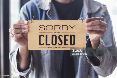 Close Up Sign Hanging Off Coffee Shop Door Close Sign Blur Background