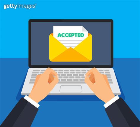 Businessman Send Or Recieve Positive Feedback Or Answear On E Mail 이미지 1296516780 게티이미지뱅크