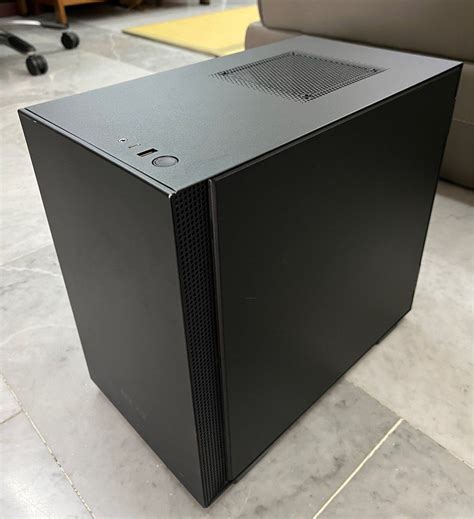 Nzxt H210 Mini Itx Case With Tempered Glass Computers And Tech Desktops On Carousell