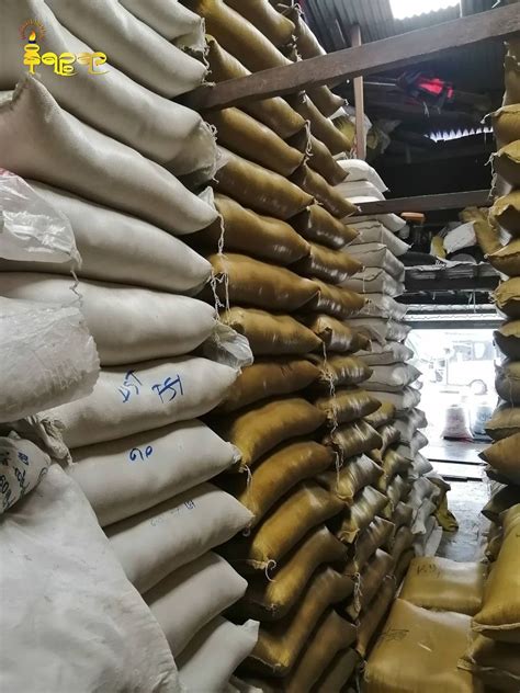 ဆန်ဈေးနှုန်းအဆမတန်မြင့်တက်နေ၍ ရခိုင်ကဆန်များကိုထိန်းချုပ်ပေးရန် စစ်ကောင်စီနှင့် Ula ကို