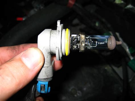 Toyota Corolla Headlight Bulb Replacement Guide 031