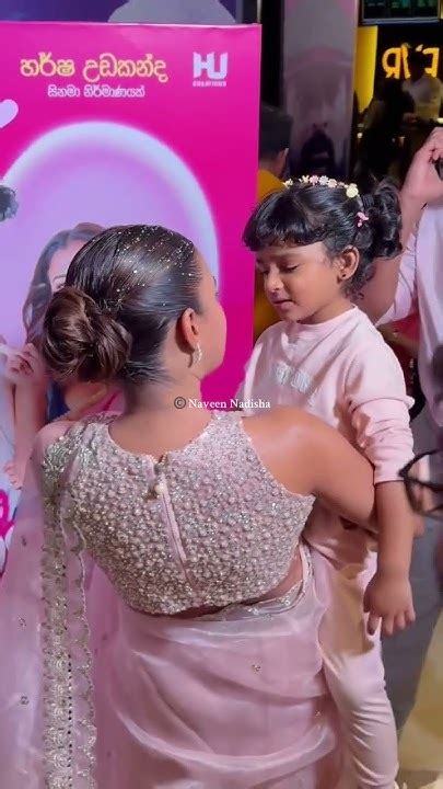 එයා පෝස්ටර් එකෙන් අම්මව දැකලනේ ඉතිම් Love Shortvideo Srilanka Youtube