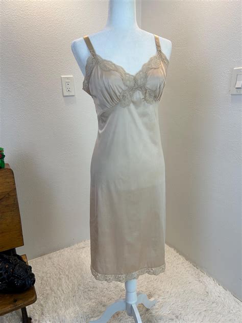 1980s Nude Lace Lingerie Slip Size 40 Vintage Style Etsy