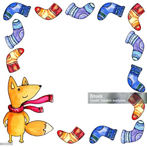 따뜻한 줄무늬와 장식용 양말과 귀여운 작은 여우가 있는 수채화 사각 프레임 흰색 배경에 분리된 손으로 그린 그림 개인 장식품에