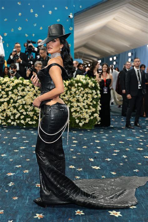Kim Kardashian Steps Out In All Leather Met Gala Look Abc News