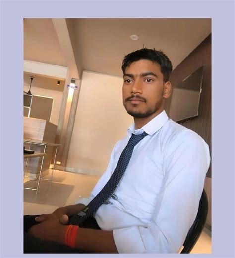 Aryan Rajput On Linkedin College Ki Photo Jahan Dosti Masti Aur