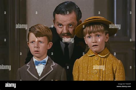 Usa David Tomlinson Karen Dotrice And Matthew Garber In The ©walt