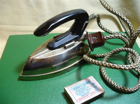 Маленький утюг. 1954 г. МЭП-СССР. — покупайте на Auction.ru по выгодной ...