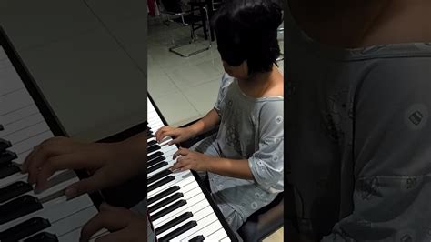 蒙眼弹琴的女孩 Blindfolded Playing Piano Youtube