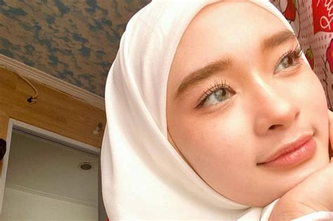 Inara Rusli Bagikan Foto Tanpa Cadar Netizen Ramai Ramai Puji Kecantikannya Masya Allah