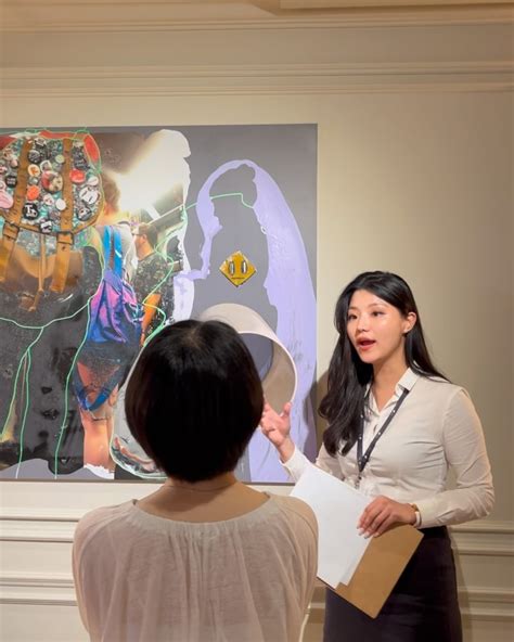 🥂 신은별 도슨트 • 아트 크리에이터 미술이라면 글쓰기도 말하기도 잘하고 싶다 예술과 밀접하게 일하는 모든 분께 ‘글쓰기 능력은 아무리 강조해도 지나치지 않습니다