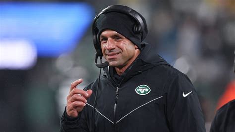 Jets Hc Shows Off Hard Knocks T Shirt Yardbarker