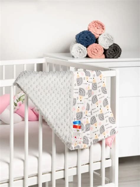 Odeja Za Dojenčke Sivi Ježki 75x100cm Mama Butik