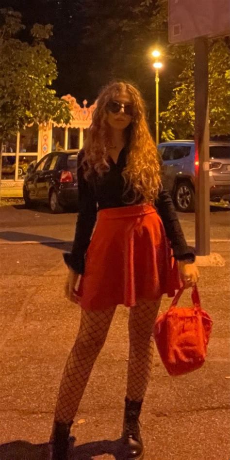 Autumn Outfit Inspo Skirt And Fishnet Stockings Fishnet Stockings