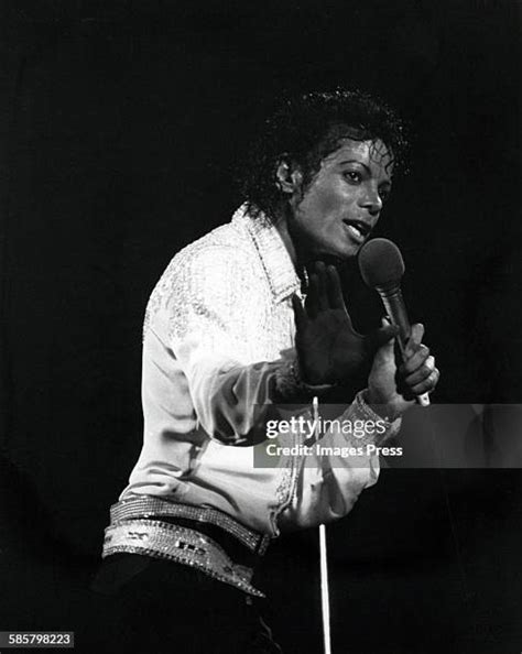 925 1984 Michael Jackson Photos And High Res Pictures Getty Images