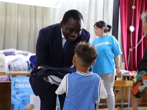 Үерт авсан сургуулийн хүүхдүүдэд НҮБ аас хичээлийн цүнх хэрэгсэл