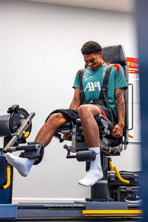 [사진] 메디컬 테스트 첫 그룹 자렐 콴사 해외축구 에펨코리아