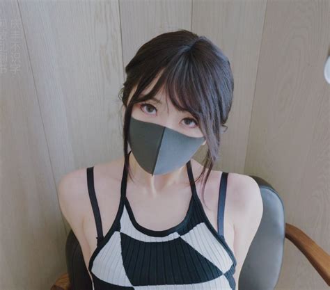Selalu Terlihat Seksi Dan Penuh Misteri Dengan Masker Tampilan Wajah Asli Selebgram Cantik Ini