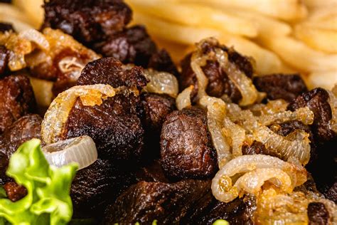 Bbq 감자 튀김 감자튀김 고기 고명 과즙이 많은 구운 고기 구운 쇠고기 단백질 레스토랑 식사 맛있는 먹음직스러운 메인 코스 미식가 바비큐 바삭