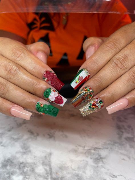 Mexican Flag Nails