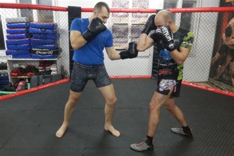 How To Block A Punch Step By Step Guide Sweet Science Of Fighting