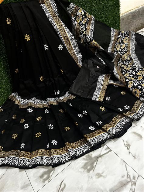 এত সুন্দর শাড়ি কখন জানি স্টক আউট মায়াবতী শাড়ি ঘর