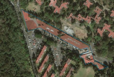 Python Extracting The Least Area Image Around A Shapely Polygon With