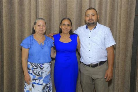 Sof A Mata Celebra Sus Quincea Os Junto A Sus Seres Queridos