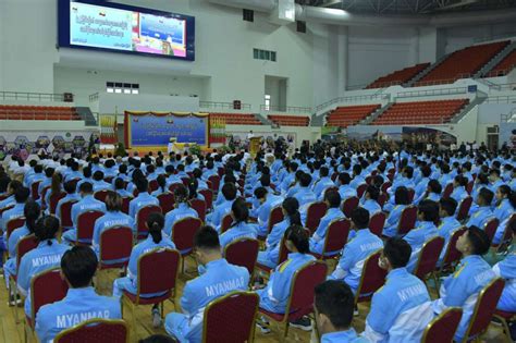 နိုင်ငံတော်စီမံအုပ်ချုပ်ရေးကောင်စီဥက္ကဋ္ဌ နိုင်ငံတော်ဝန်ကြီးချုပ် ဗိုလ်ချုပ်မှူးကြီးမင်းအောင်လ