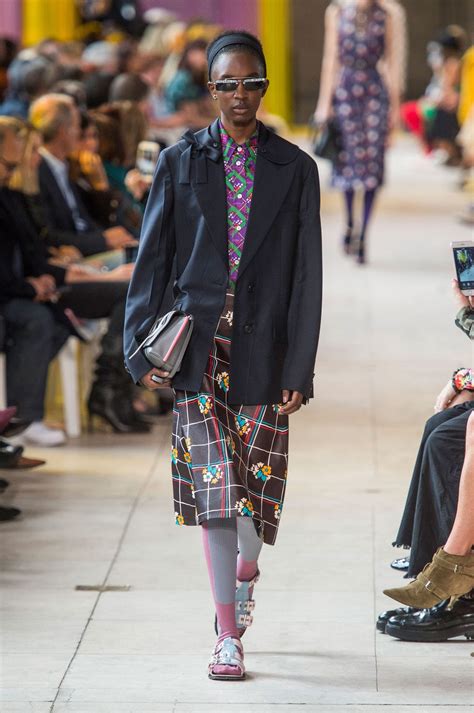 Miu Miu Ss18 Runway Show Miu Miu Collection Fashion Week Spring 2018