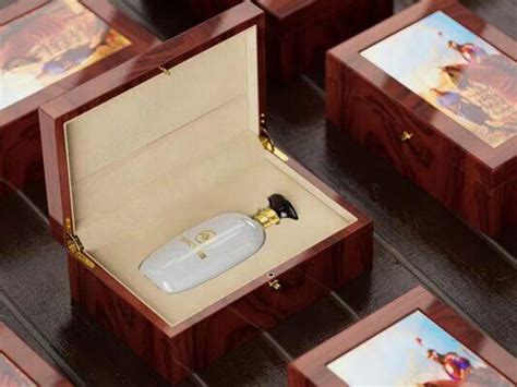 Hua Hao Yue Yuan Wooden Mooncake Box Packaging Of The World