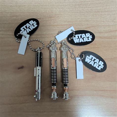 スター・ウォーズ ライトセーバー キーホルダー 3個セット メルカリ