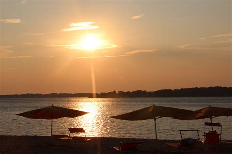 무료 이미지 바닷가 경치 바다 연안 물 자연 집 밖의 대양 수평선 태양 해돋이 일몰 햇빛 아침 육지 새벽 여름 황혼 저녁 주황색