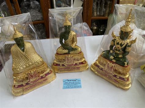 พระแก้วมรกต มี 3 ฤดู ร้อน ฝน หนาว ทองเค ทองแท้ เนื้อหยก มีหลายขนาด