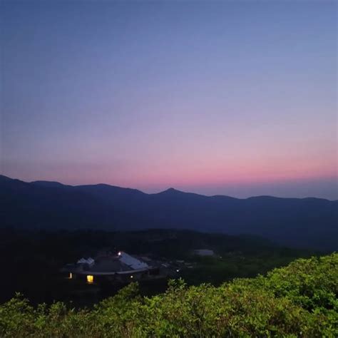 아이에게 역 리스트업 제안이 들어왔는데 머리를 년대 여자아이스타일로 완전 짧은 단발로 짧게 컷 해야해 아이는 지금 긴 머리야 이미지단역이라 한 씬만 촬영하는건데